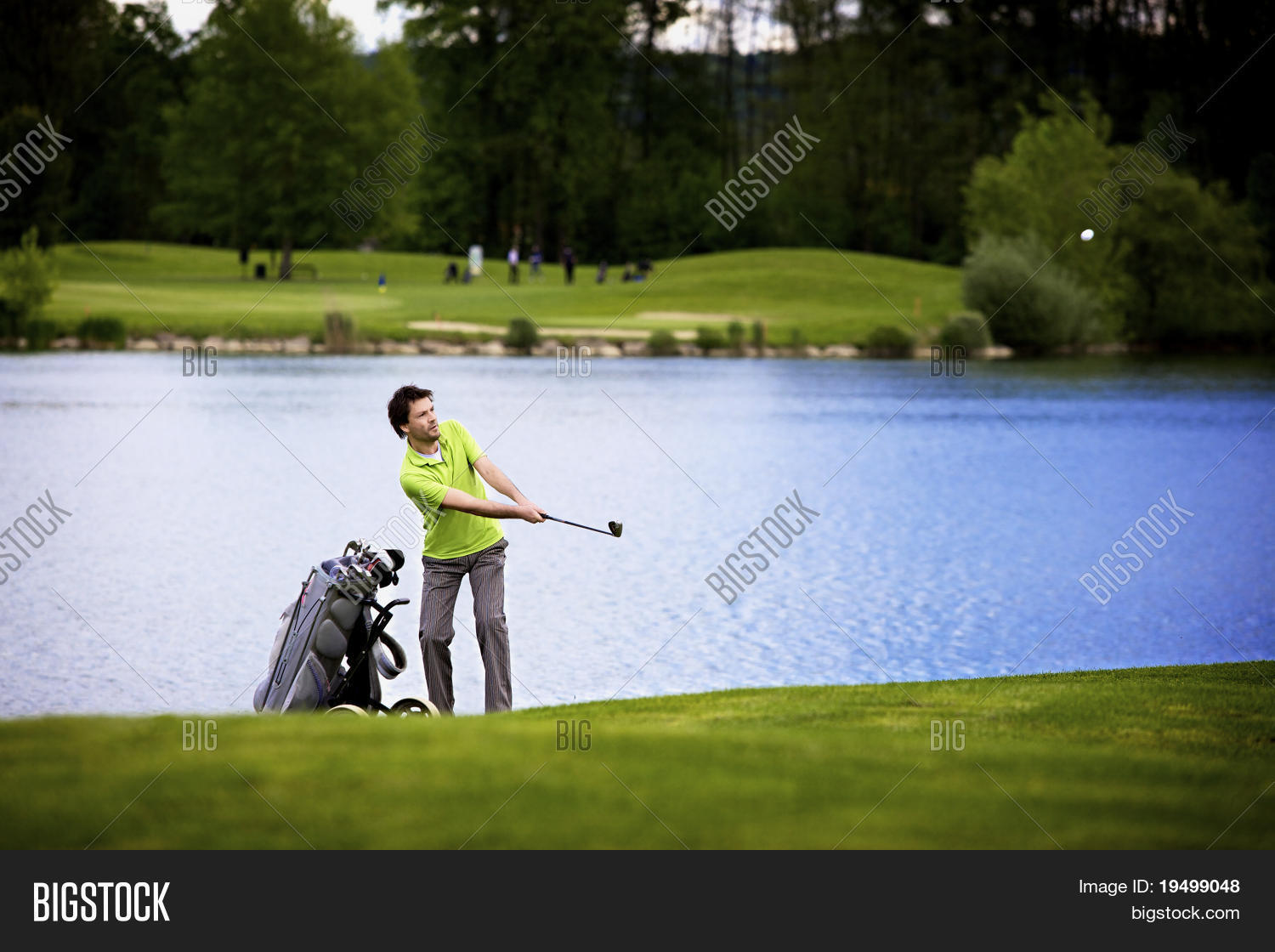 Golf Player Pitching Image & Photo (Free Trial) | Bigstock