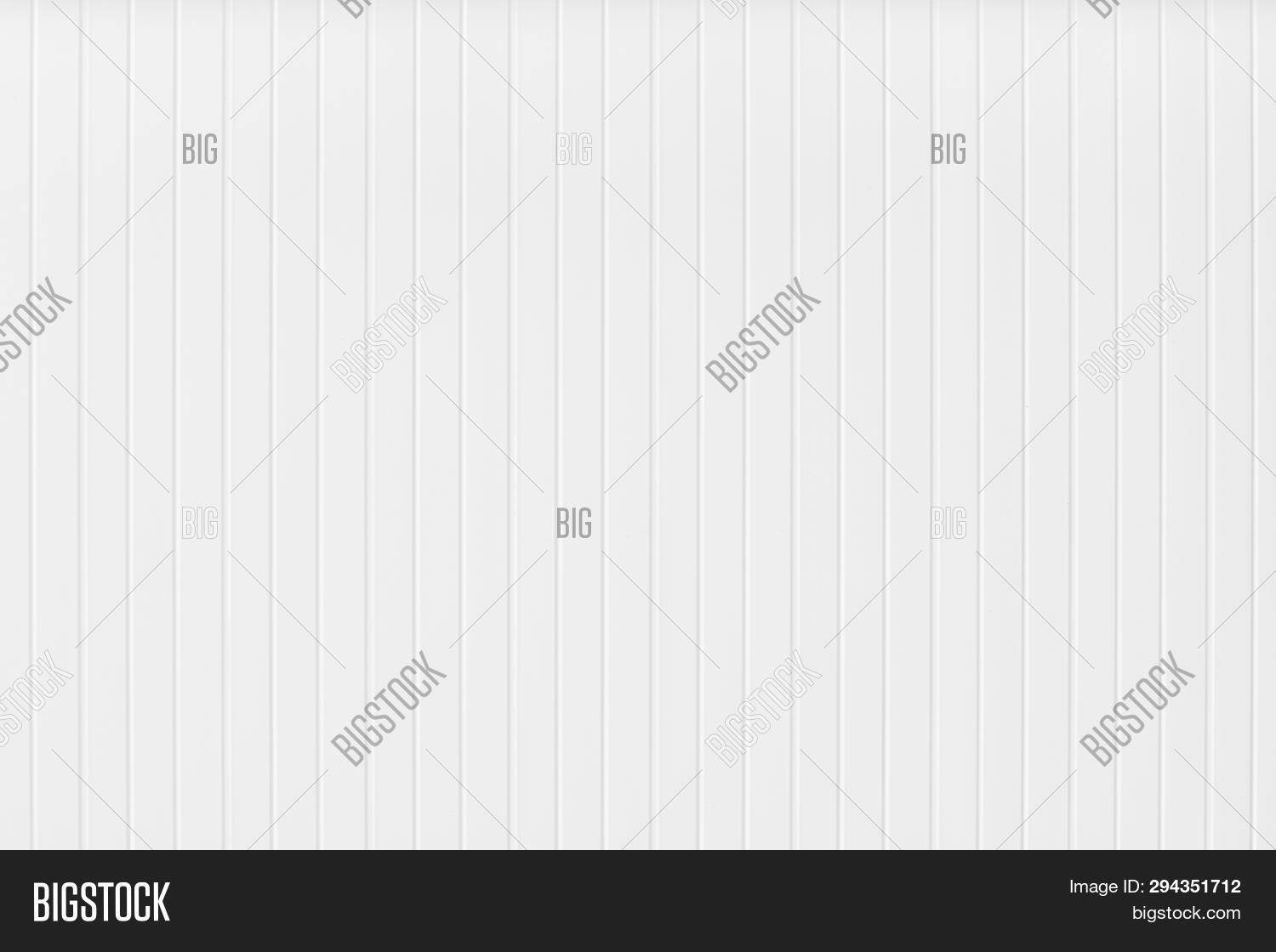 White Metal Plate Wall Image & Photo (Free Trial) | Bigstock