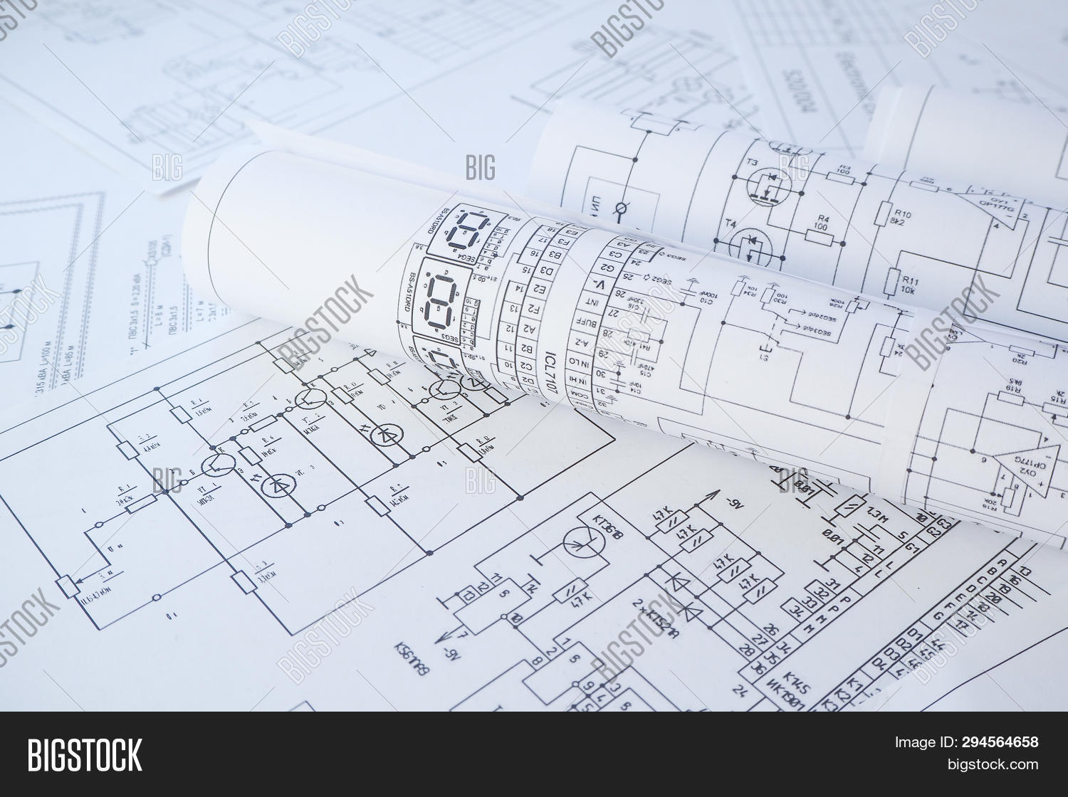 Electronics Image & Photo (Free Trial) | Bigstock