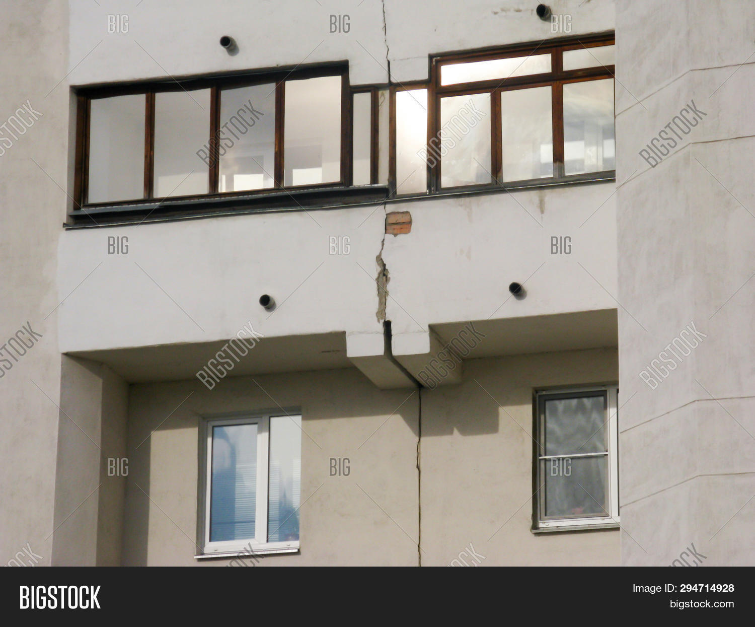 Long Dangerous Crack Image & Photo (Free Trial) | Bigstock