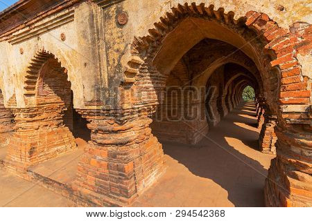 Arches Rasmancha, Image & Photo (Free Trial) | Bigstock