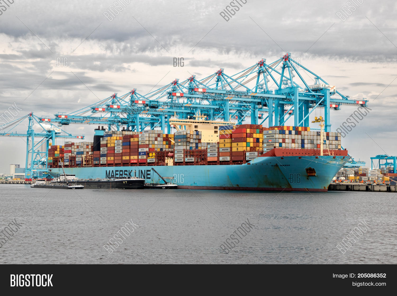 Sea Container Shipping Image & Photo (Free Trial) | Bigstock