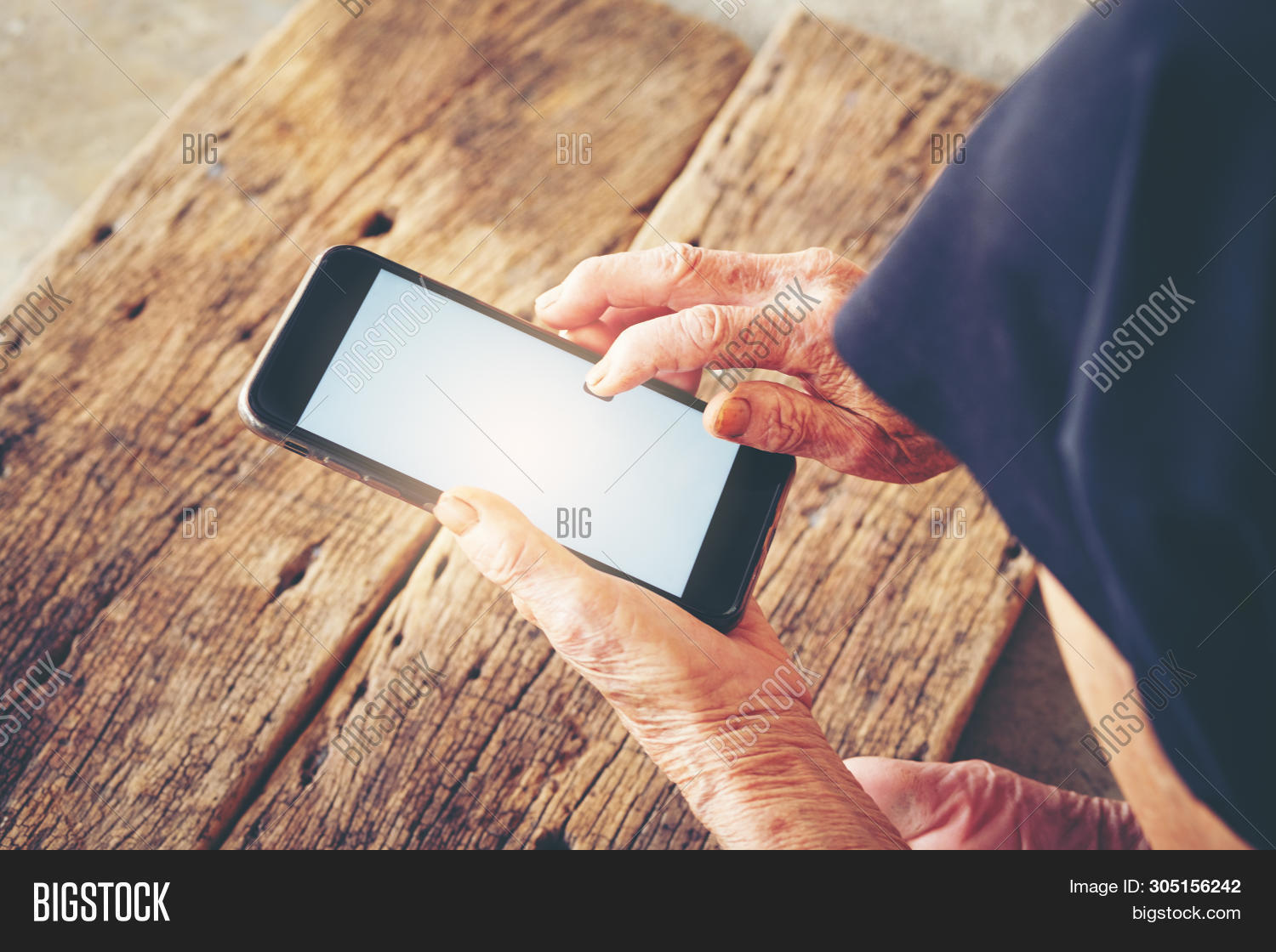 Close Old Man Using Image & Photo (Free Trial) | Bigstock