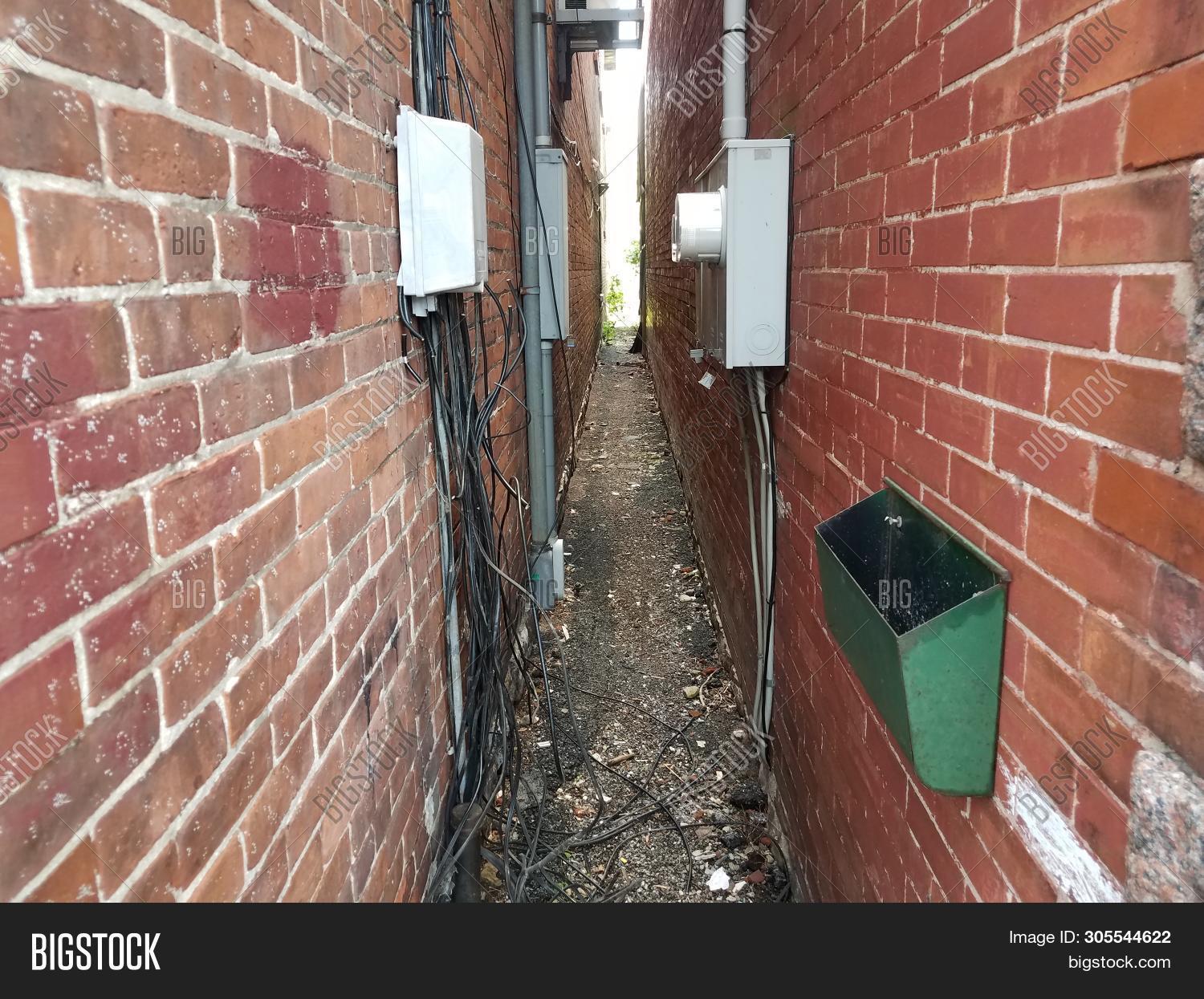 Red Brick Alley Image & Photo (Free Trial) | Bigstock