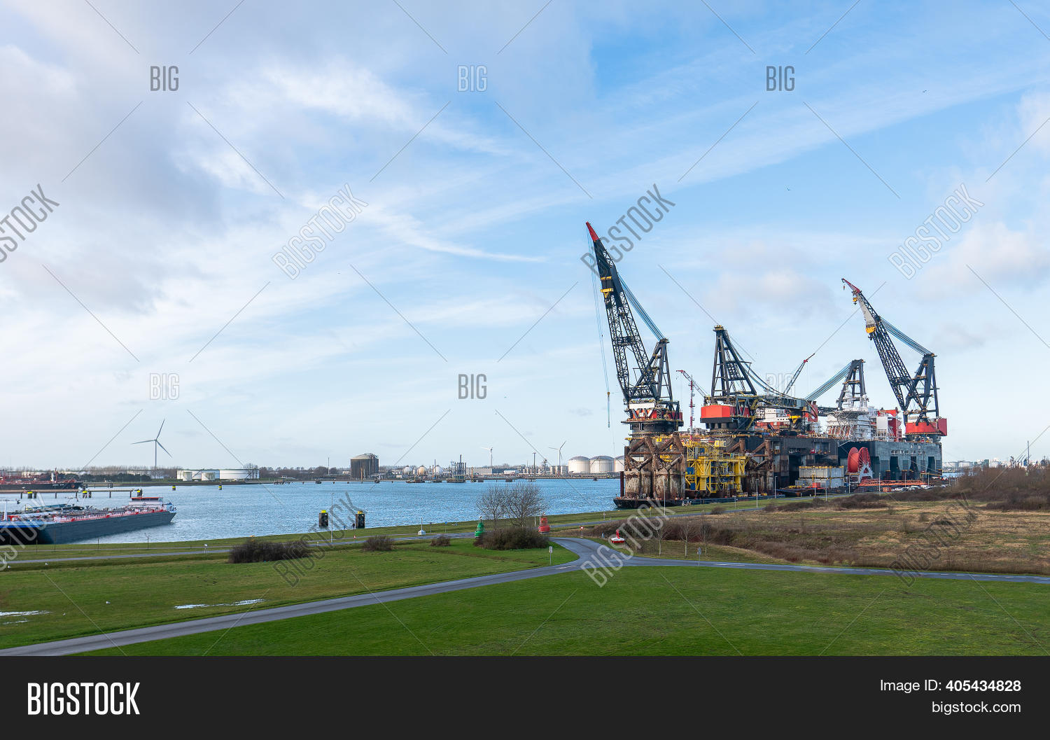 Thialf Submersible Image & Photo (Free Trial) | Bigstock