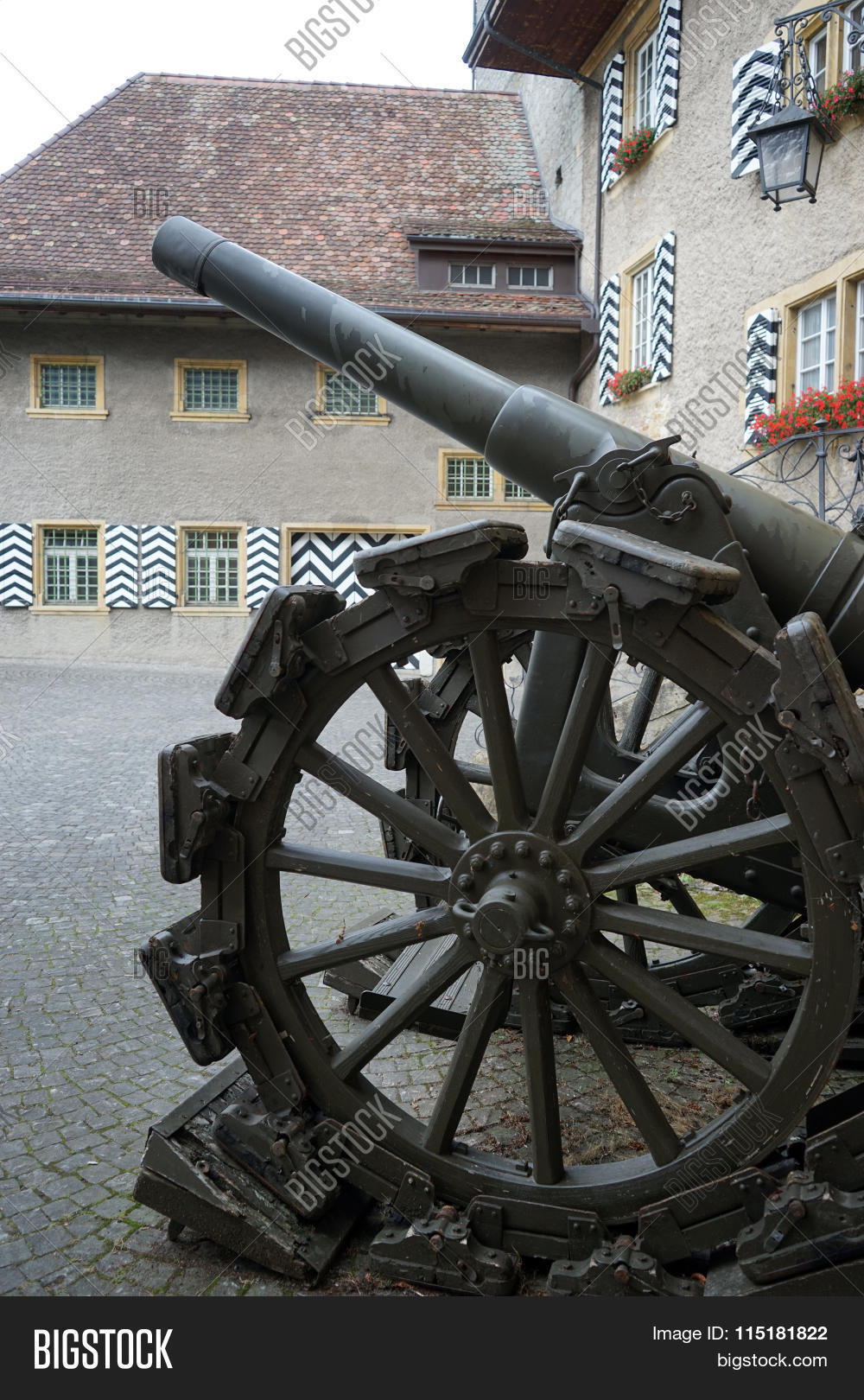 Imagen y foto Gun Castle (prueba gratis) | Bigstock