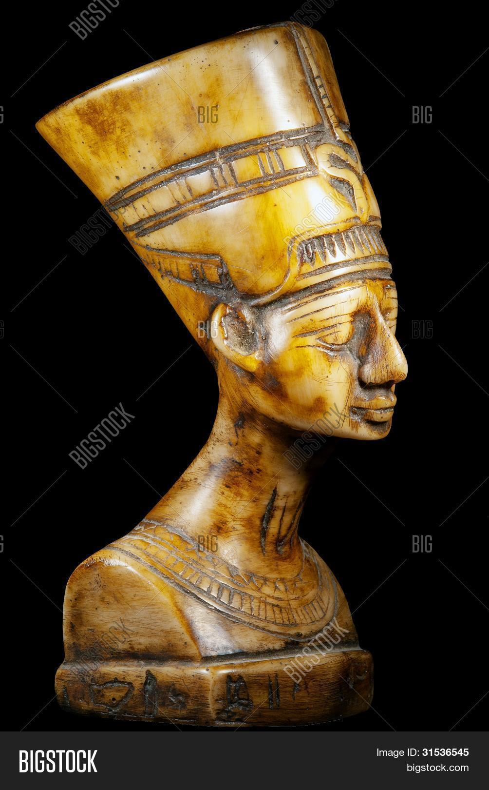 Bust Queen Nefertiti Image & Photo (Free Trial) | Bigstock