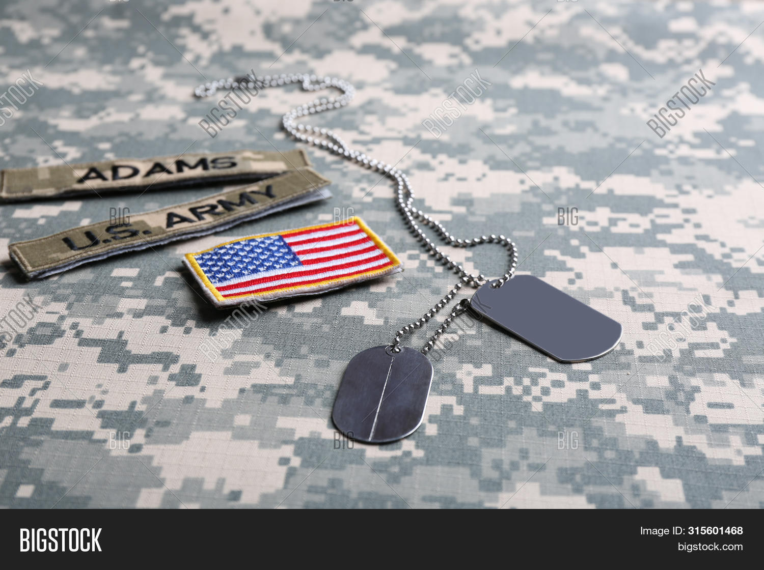 Military Id 图片和照片（免费试用） | Bigstock