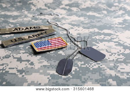 Military Id 图片和照片（免费试用） | Bigstock
