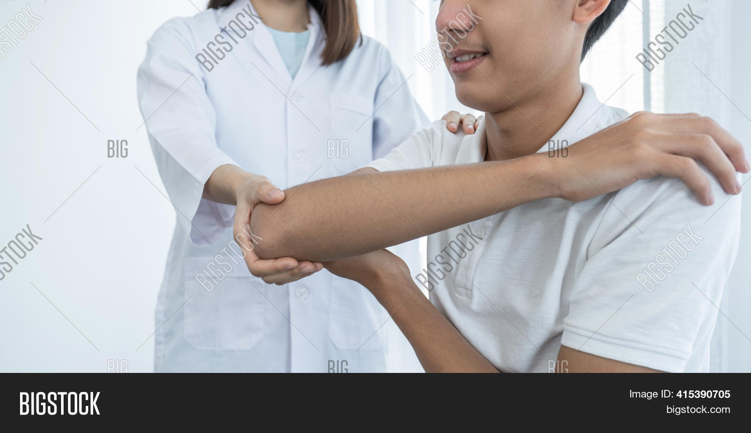 Female Doctor Doing Image & Photo (Free Trial) | Bigstock