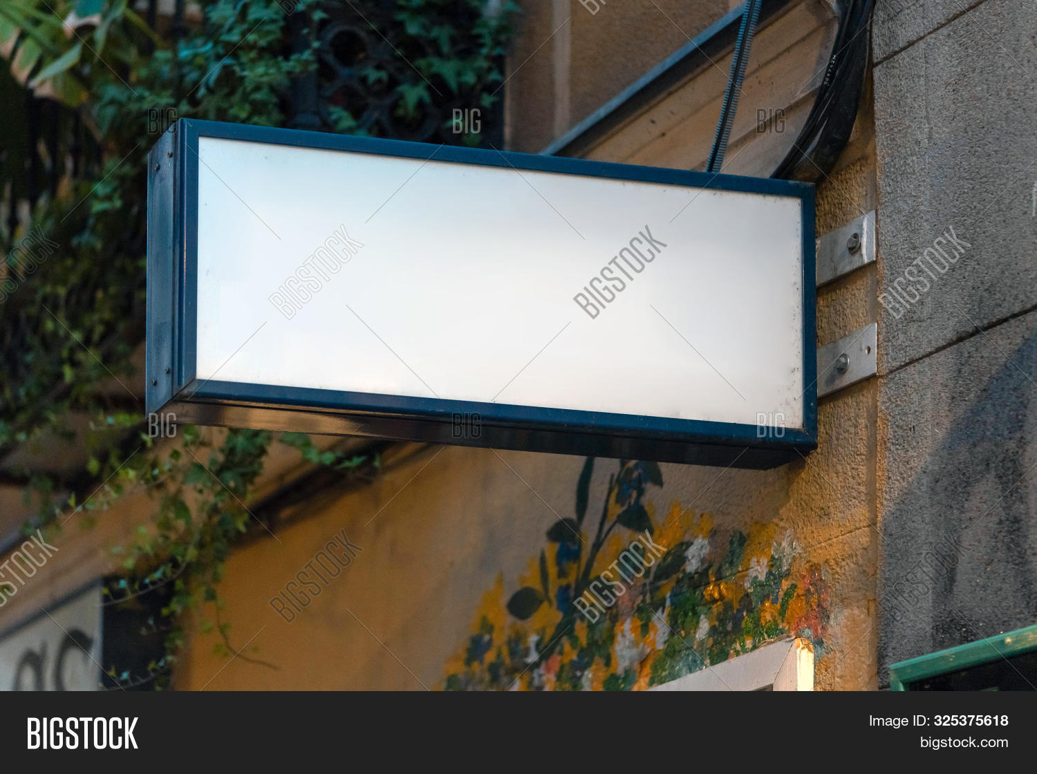 Blank White Store Image & Photo (Free Trial) | Bigstock