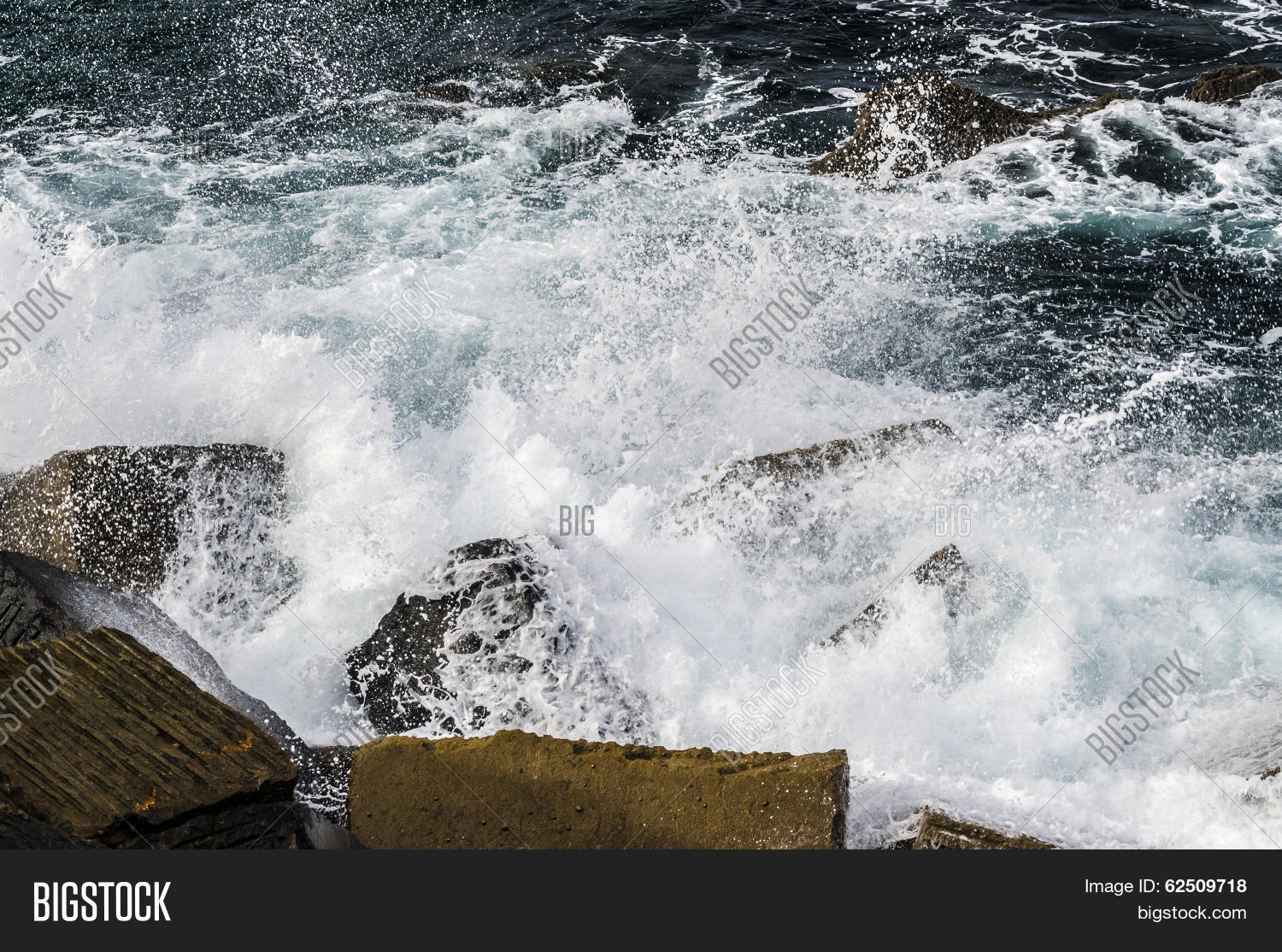 Splashing Wave Image & Photo (Free Trial) | Bigstock
