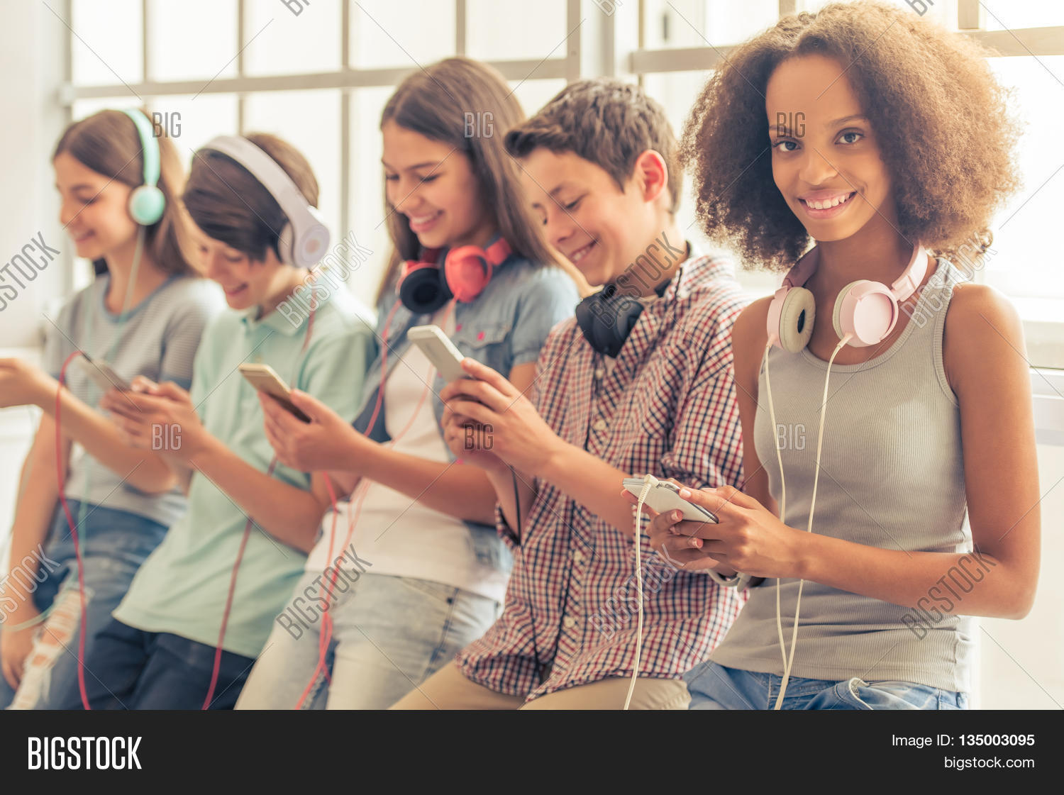Teenagers Gadgets Image & Photo (Free Trial) | Bigstock