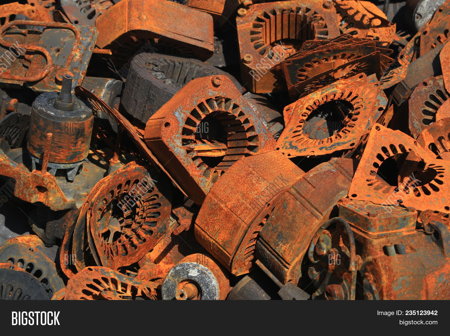Closeup Metal Trash Image & Photo (Free Trial) | Bigstock