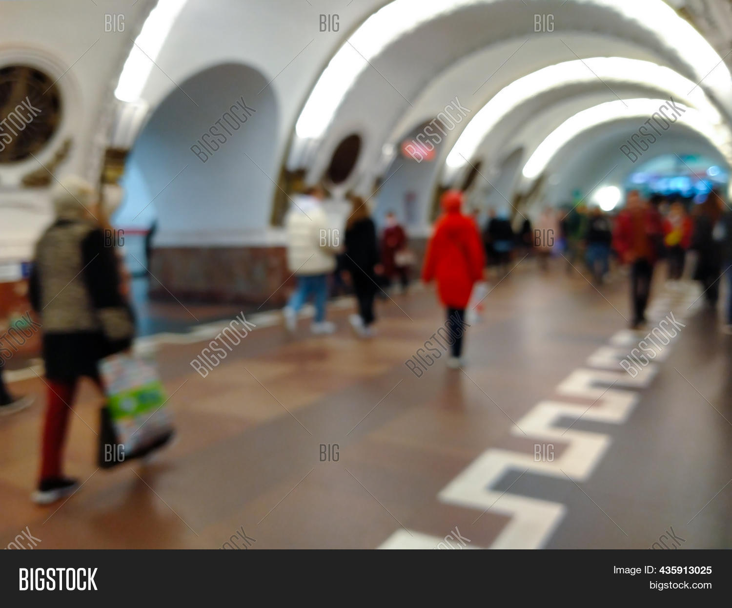 People Metro Station Image & Photo (Free Trial) | Bigstock