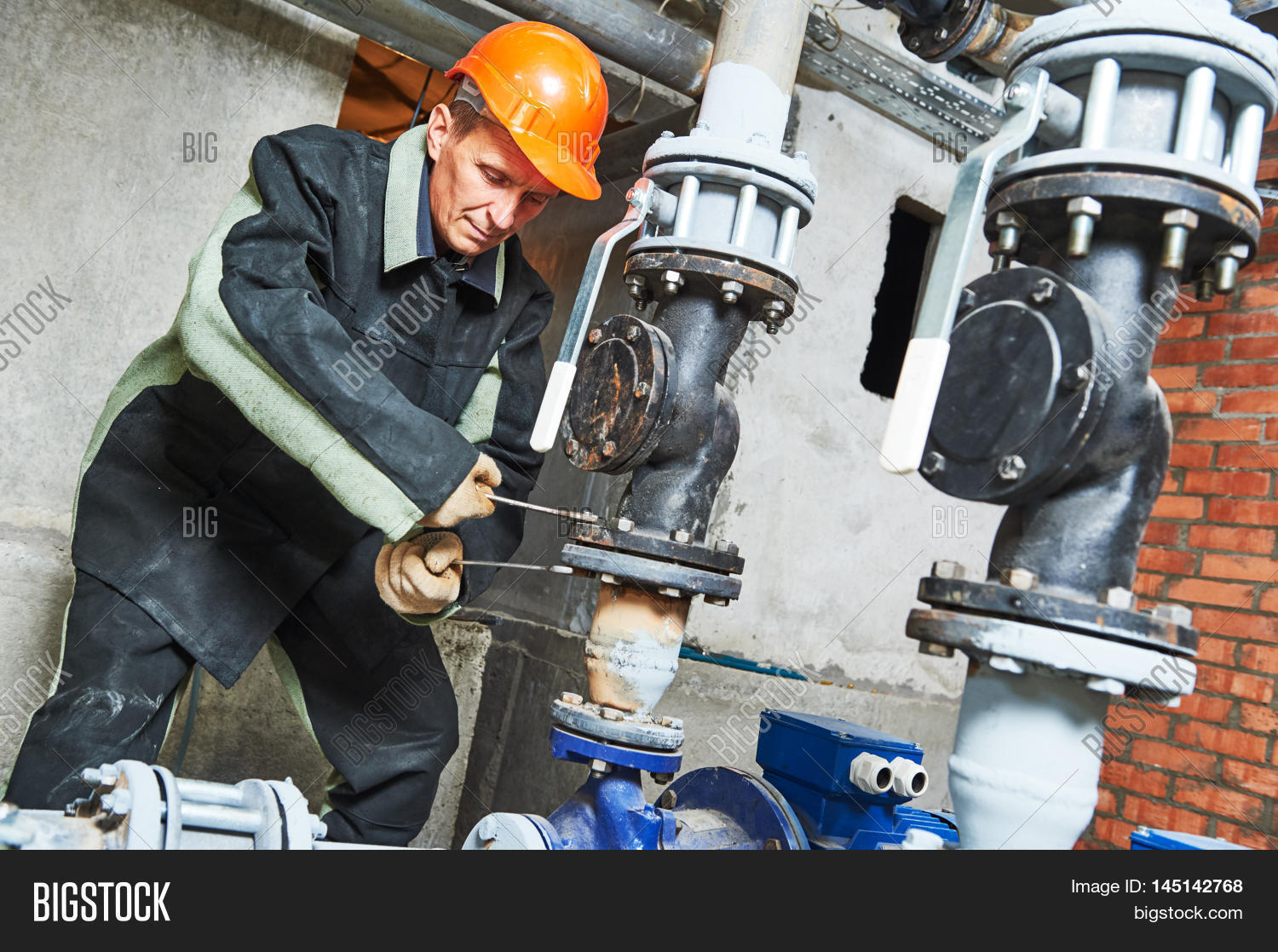 Plumber Technician Image & Photo (Free Trial) | Bigstock