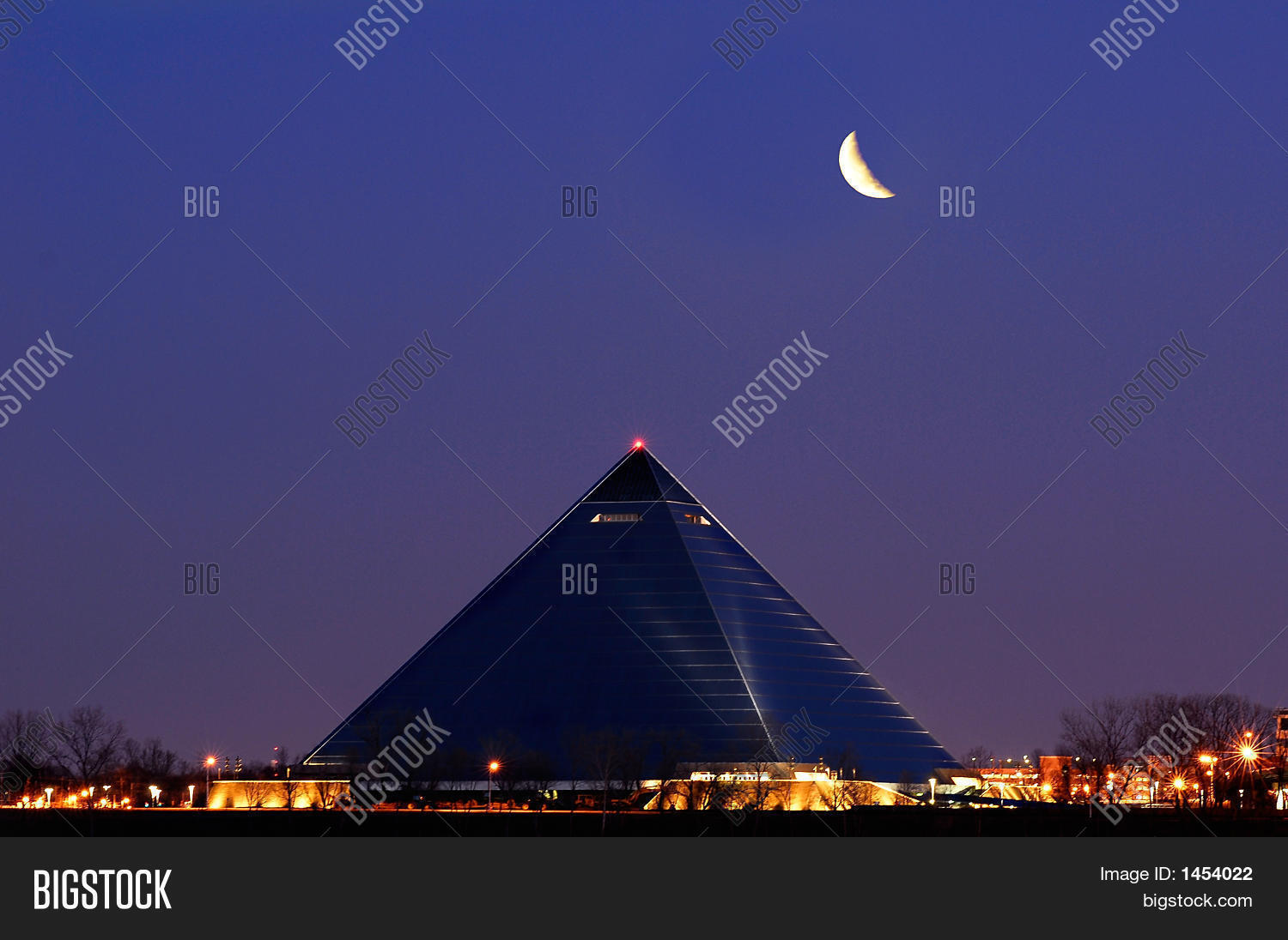 Memphis Pyramid Image & Photo (Free Trial) | Bigstock