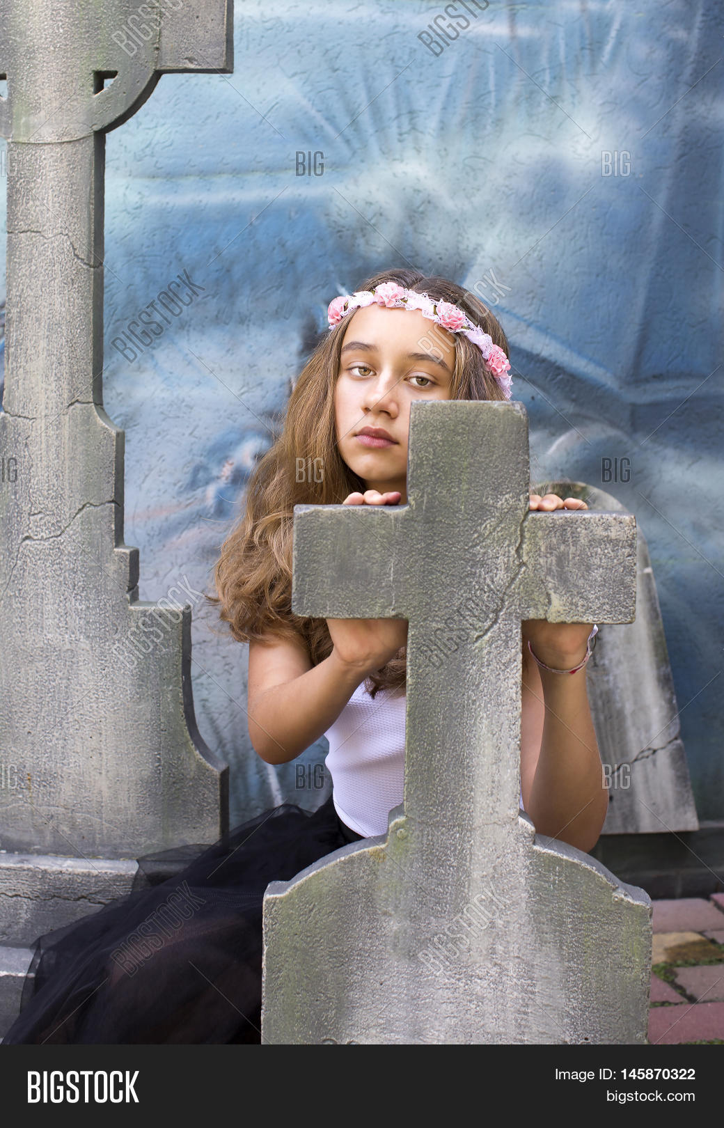 Little Girl Cemetery Image & Photo (Free Trial) | Bigstock