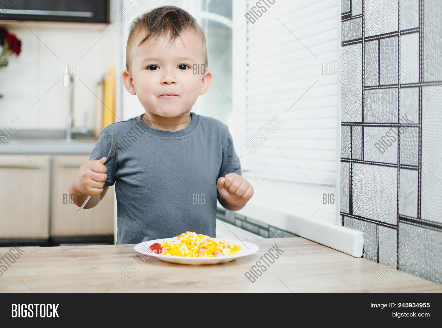 Child T-shirt Kitchen Image & Photo (Free Trial) | Bigstock
