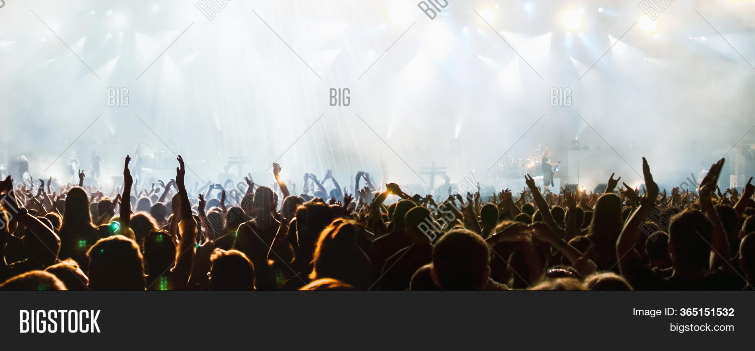 Banner Cheering Crowd Image & Photo (Free Trial) | Bigstock