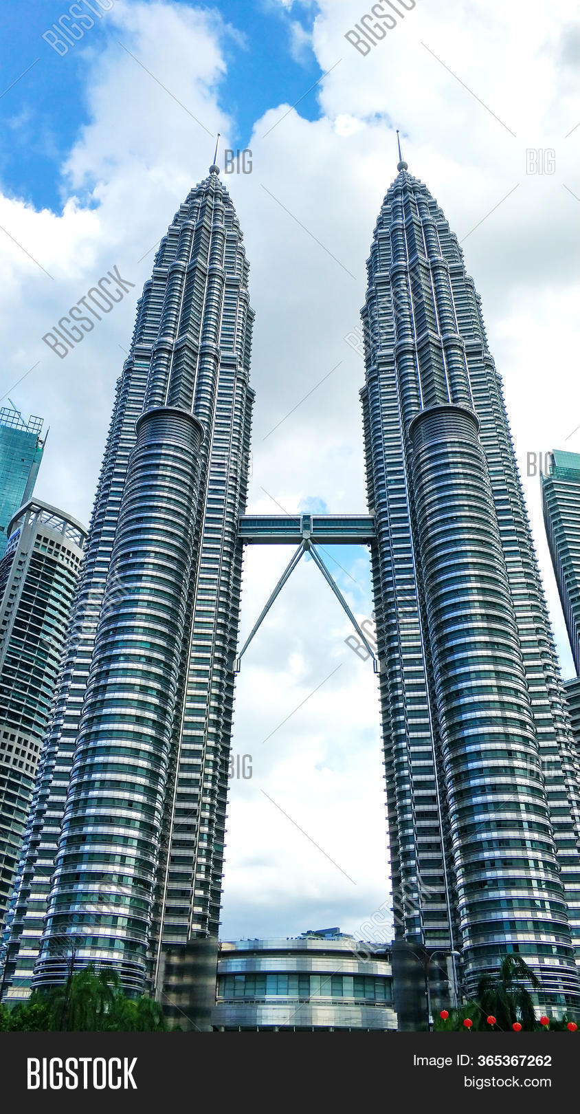 Famous Twin Towers Image & Photo (Free Trial) | Bigstock
