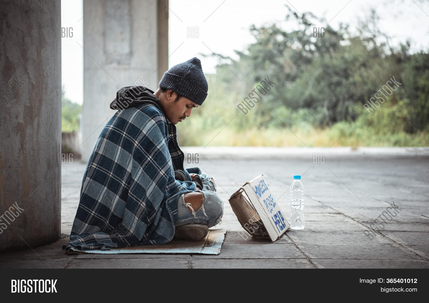 Homeless Man Sitting Image & Photo (Free Trial) | Bigstock