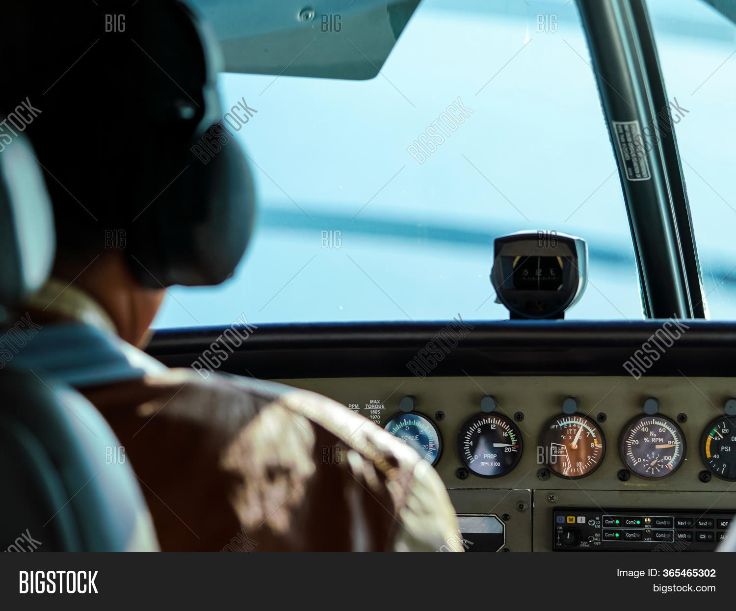 Rear View Pilot Image & Photo (Free Trial) | Bigstock