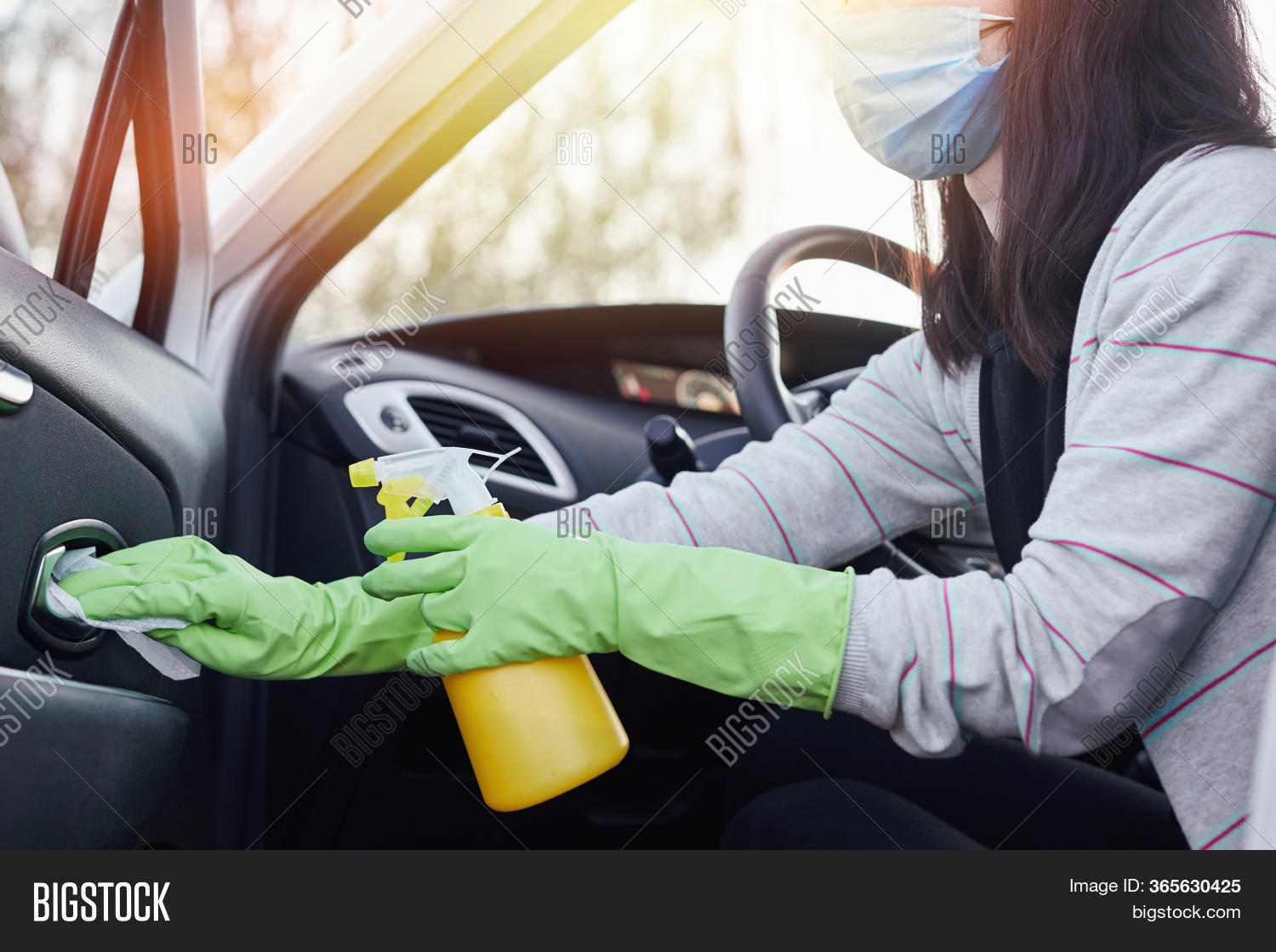 Female Hand Spraying Image & Photo (Free Trial) | Bigstock