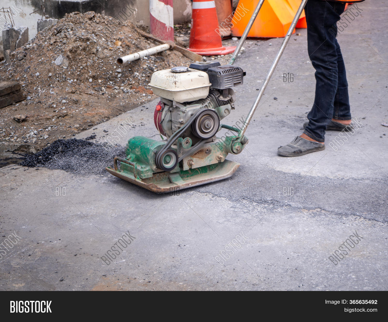Worker Use Vibratory Image & Photo (Free Trial) | Bigstock