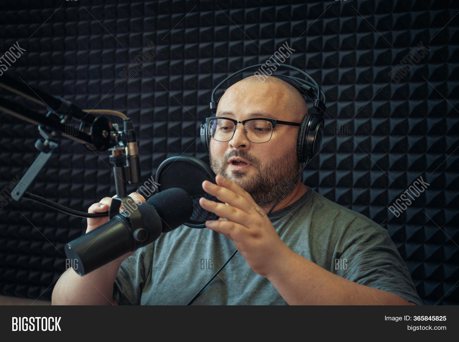Male Radio Host Talks Image & Photo (Free Trial) | Bigstock