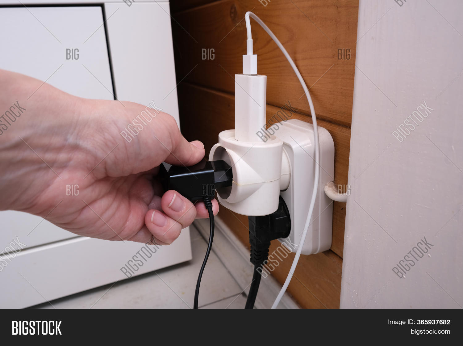 Overloaded Outlet Image & Photo (Free Trial) | Bigstock