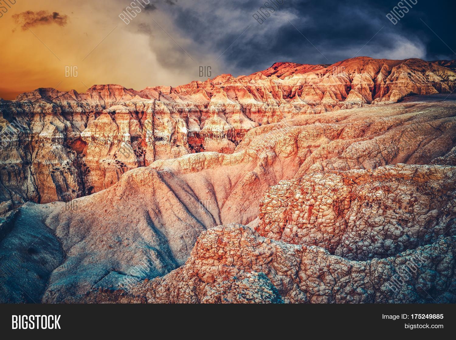 Badlands Scenery South Image & Photo (Free Trial) | Bigstock