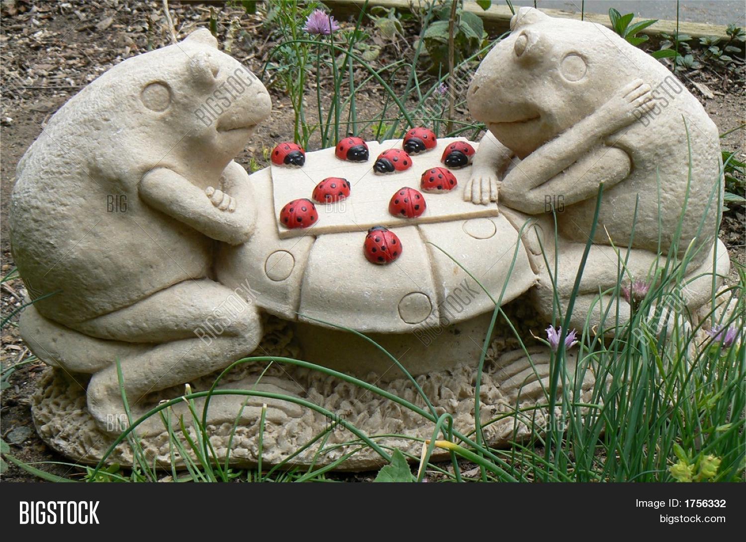 Frogs Playing Checkers Image & Photo (Free Trial) | Bigstock