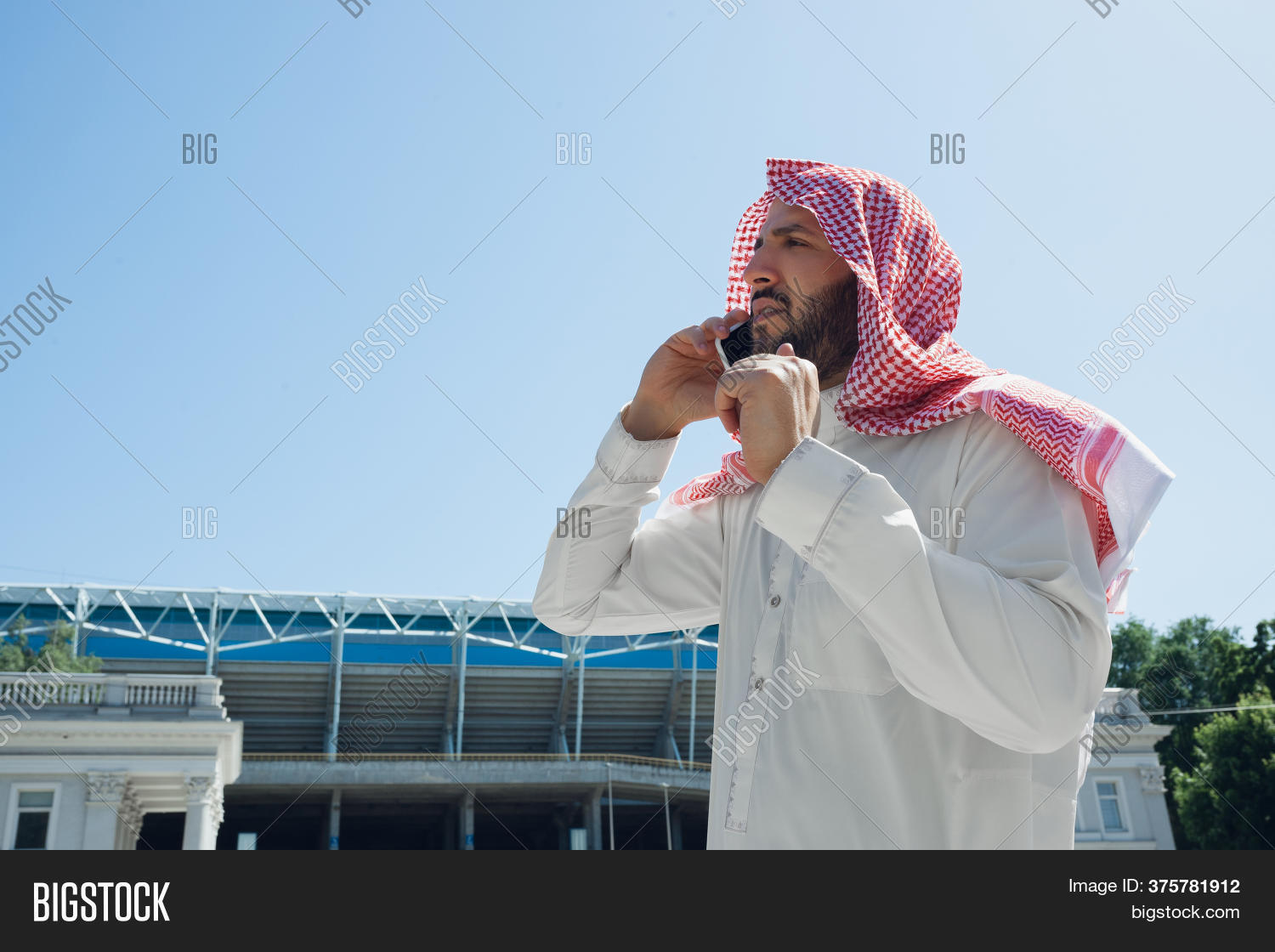 Rich Arabian Mans Image & Photo (Free Trial) | Bigstock