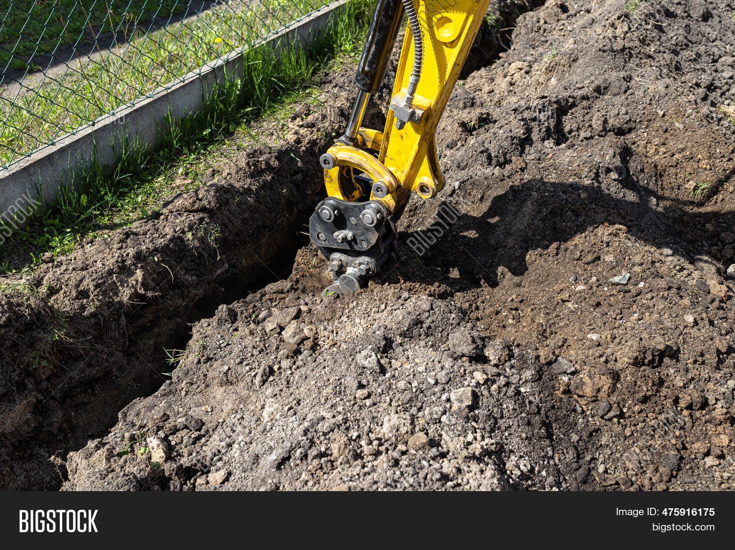 Mini Digger Digging Image & Photo (Free Trial) | Bigstock