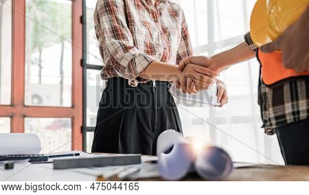 Cooperation And Team Construction Success Images, Illustrations ...