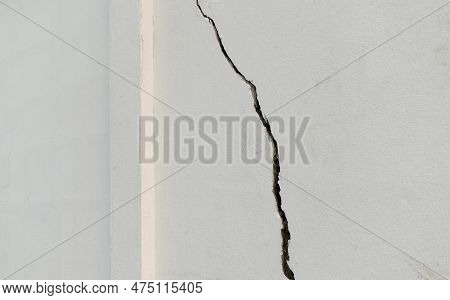 Walls Old Building Image & Photo (Free Trial) | Bigstock