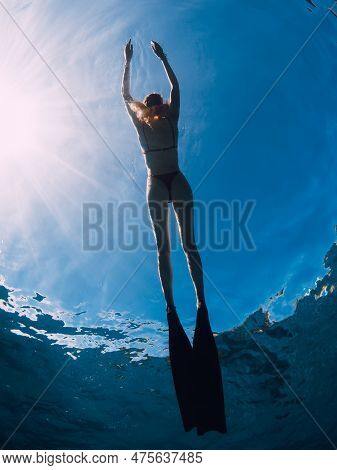 Woman Freediver Image & Photo (Free Trial) | Bigstock