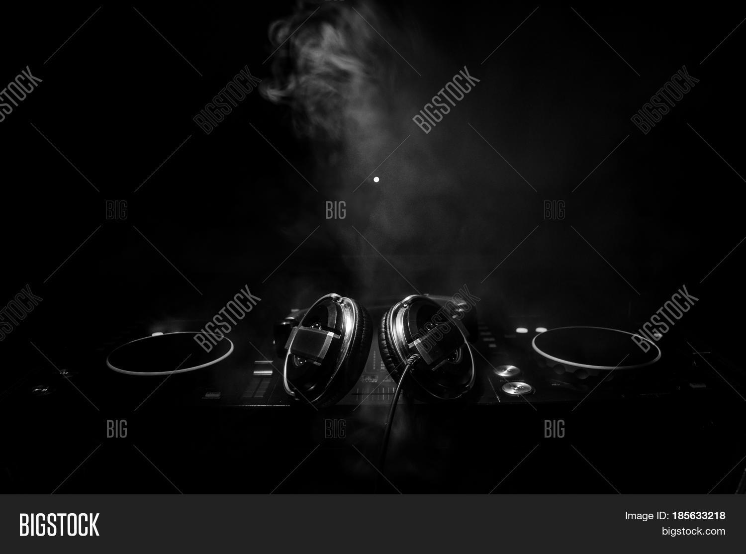 Dj Spinning, Mixing, Image & Photo (Free Trial) | Bigstock