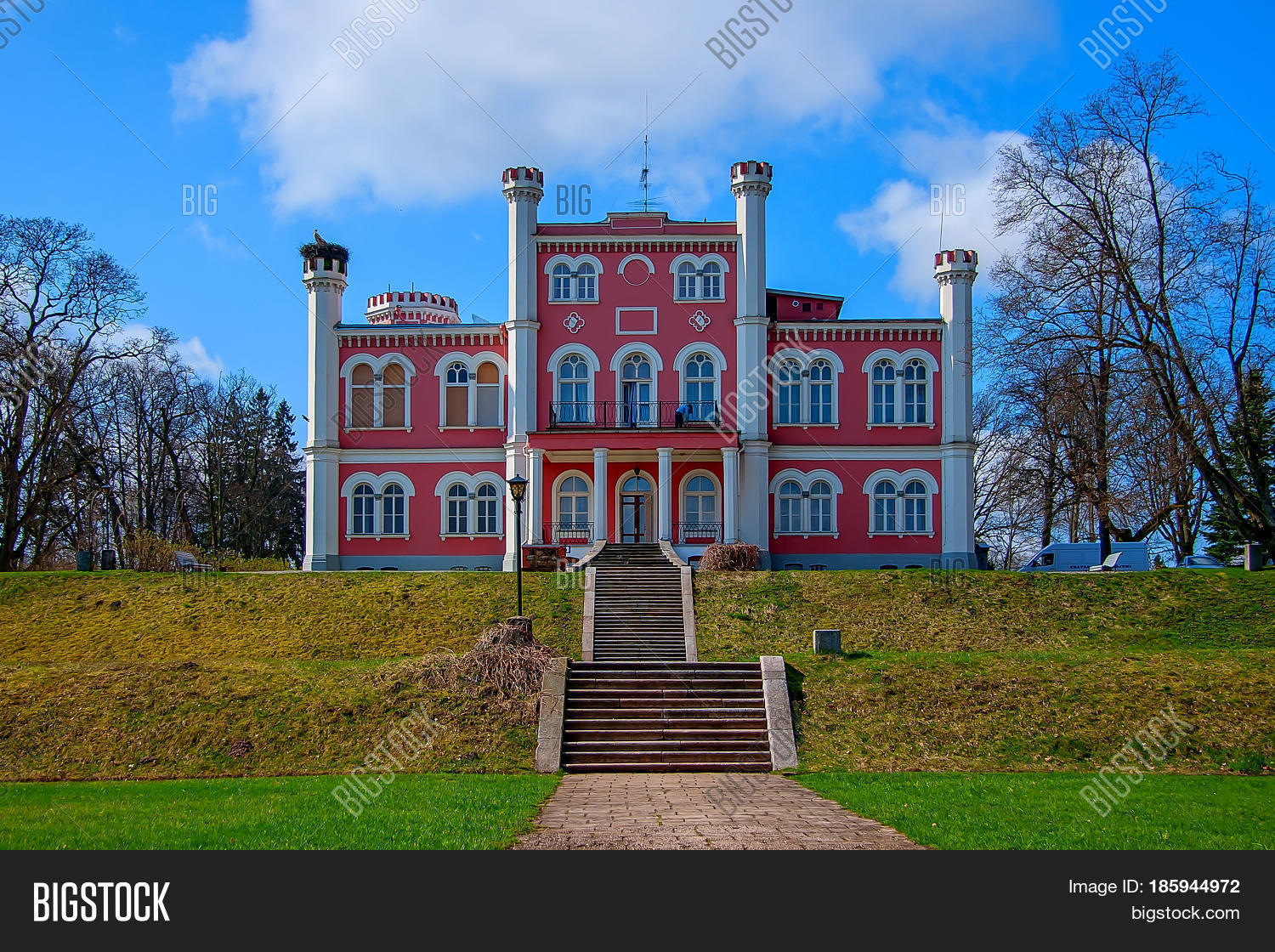 Imagen y foto Hill Near Lake (prueba gratis) | Bigstock