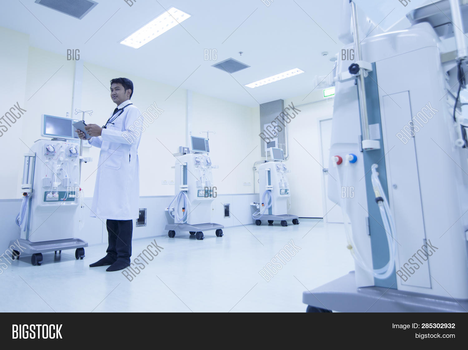 Doctor Modern Image & Photo (Free Trial) | Bigstock