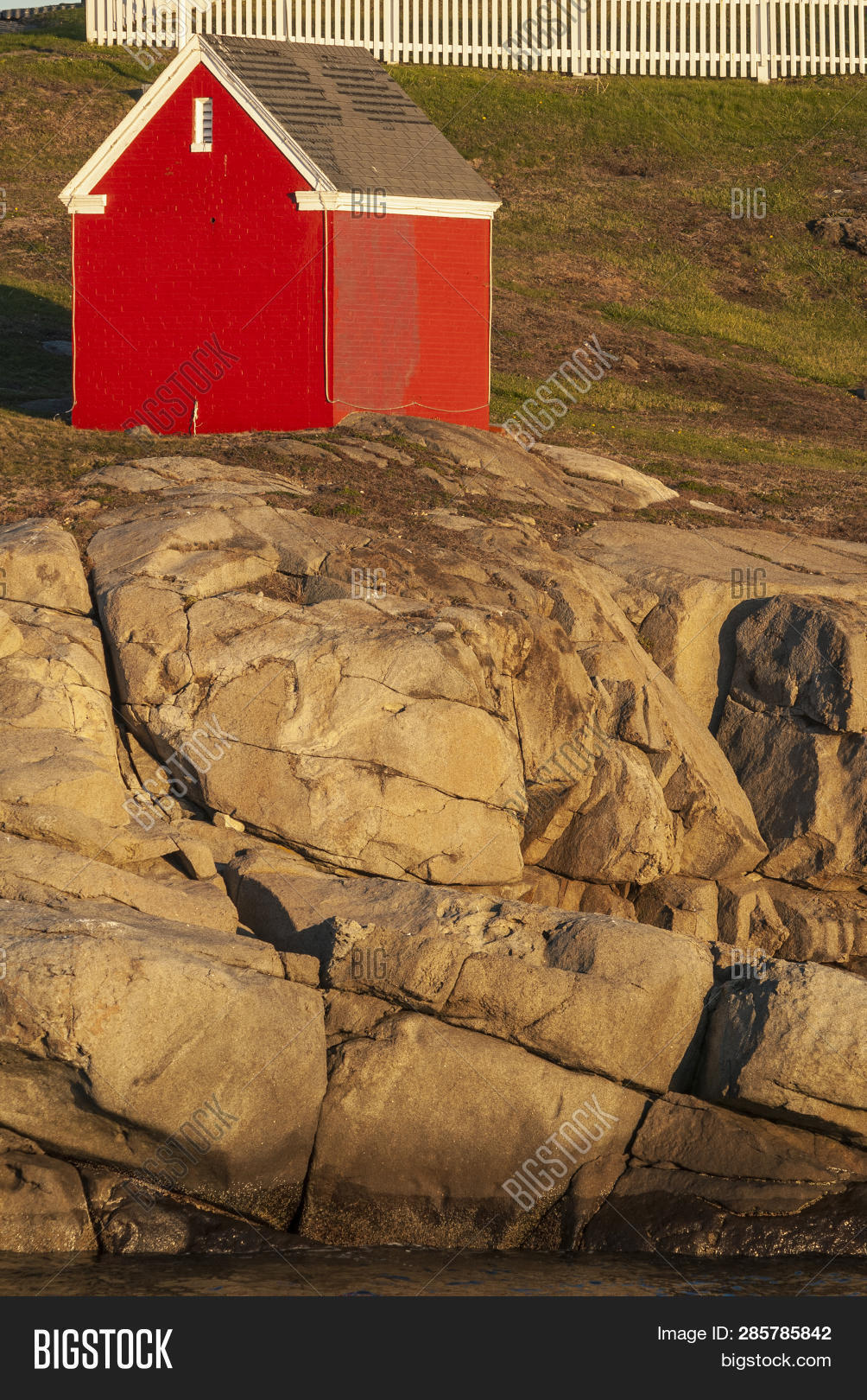 Bright Red Shed Image & Photo (Free Trial) | Bigstock