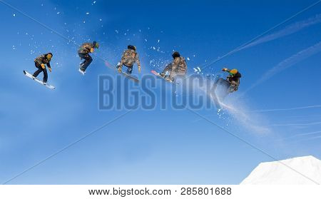 Snowboarding Snowboard Image & Photo (Free Trial) | Bigstock
