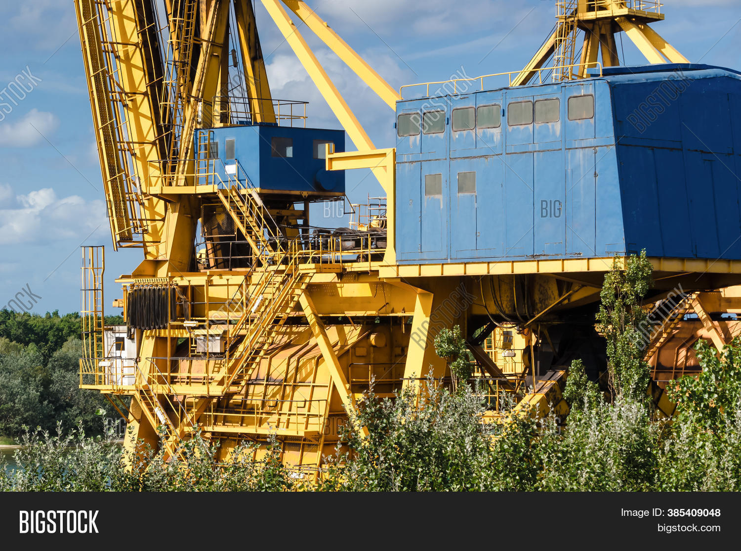 Transhipment Machines Image & Photo (Free Trial) | Bigstock