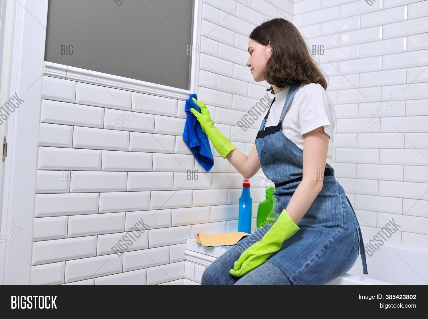Girl Doing Cleaning Image & Photo (Free Trial) | Bigstock