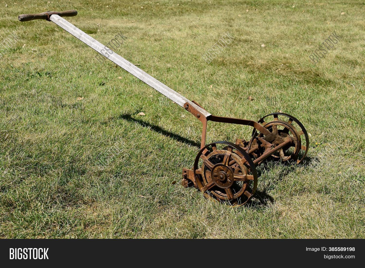 Old Push Lawn Mower Image & Photo (Free Trial) | Bigstock