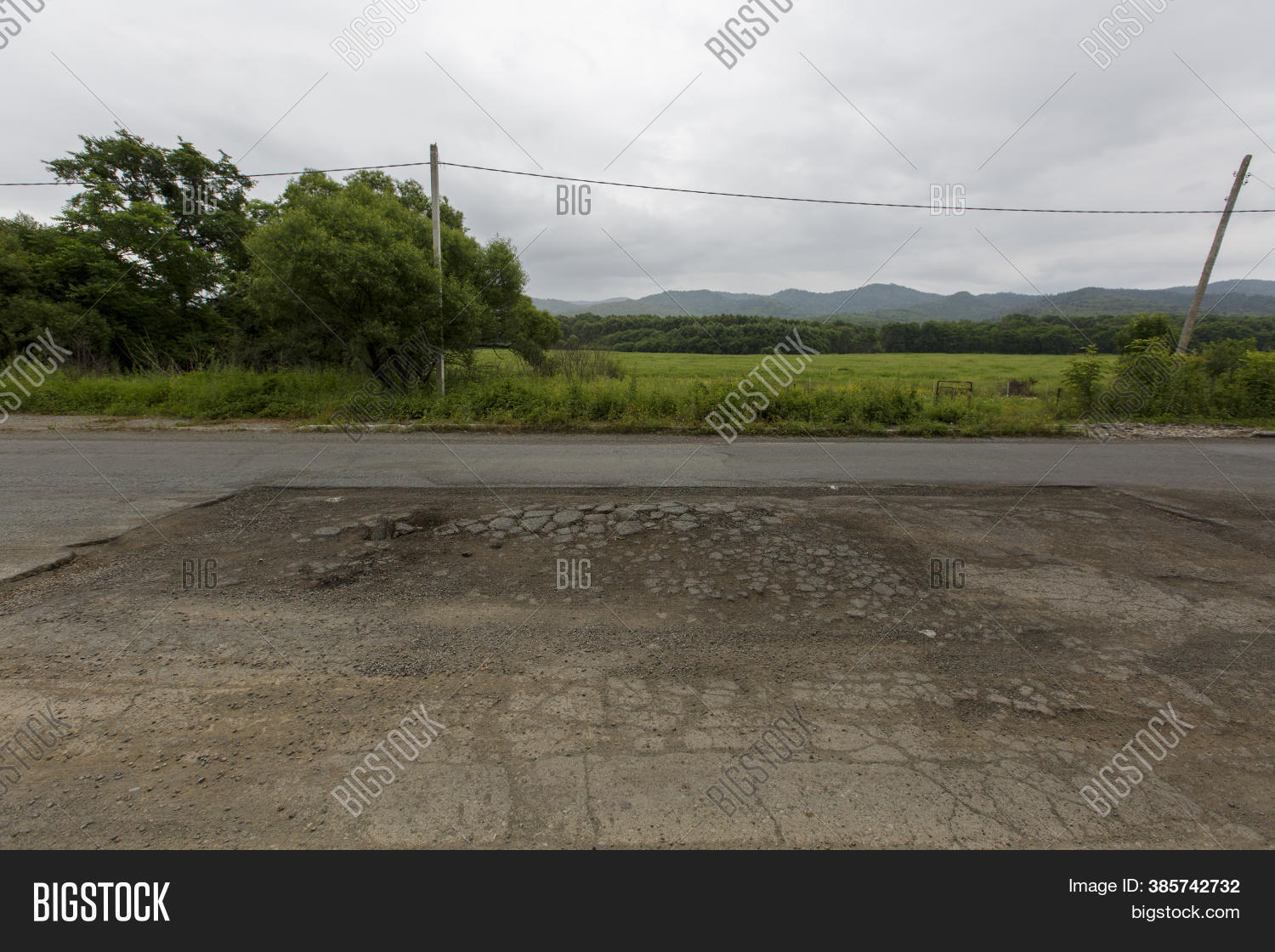 Very Bad Road 图片和照片（免费试用） | Bigstock