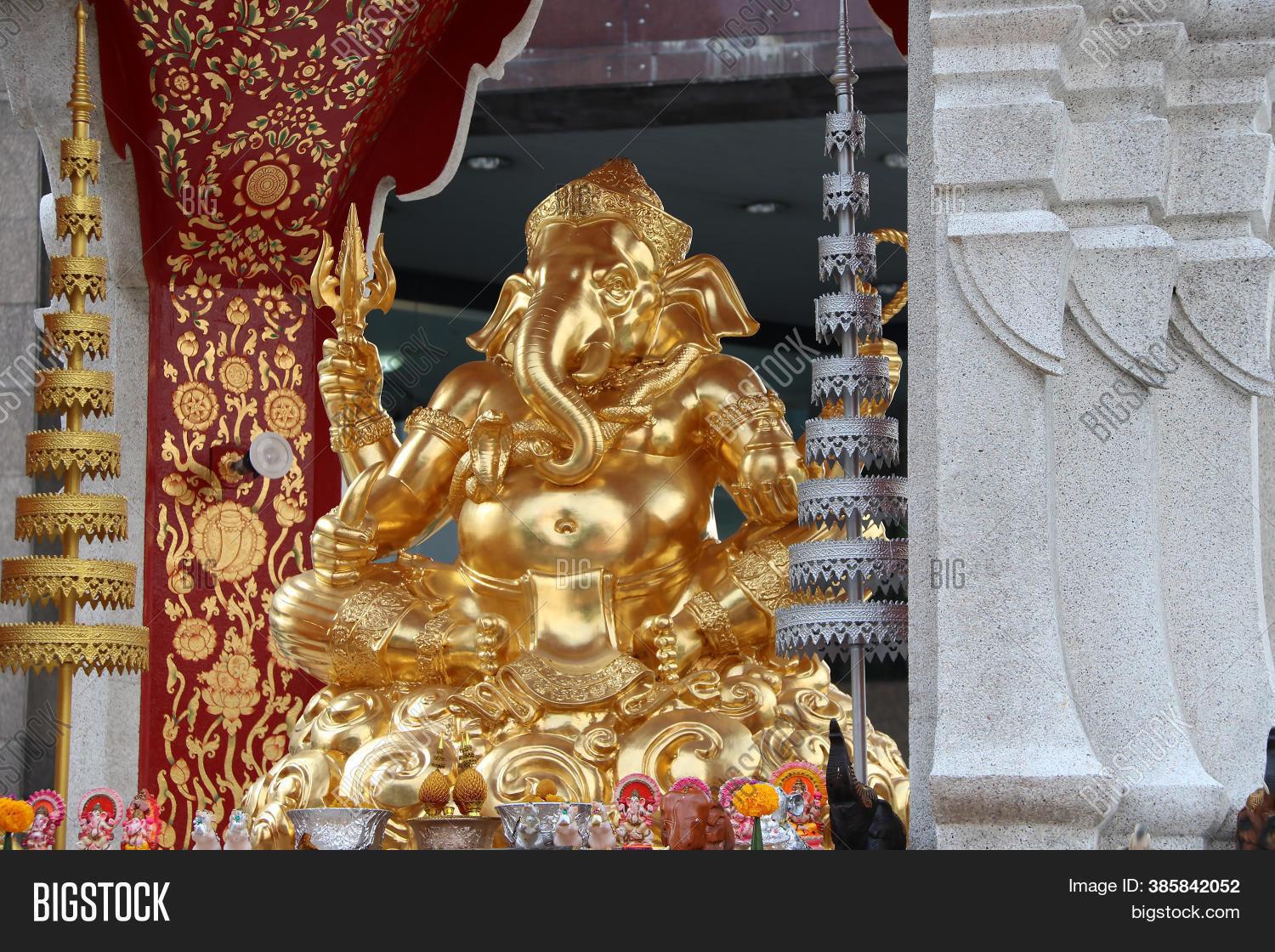 Golden Ganesha Be Image & Photo (Free Trial) | Bigstock