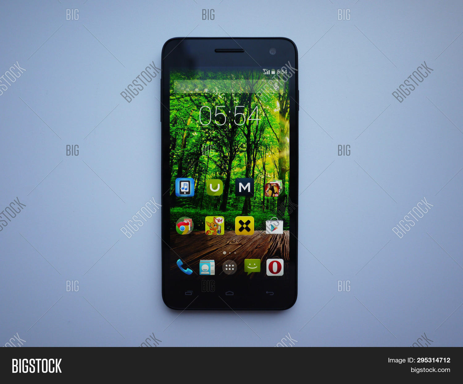 Smartphone Display Image & Photo (Free Trial) | Bigstock