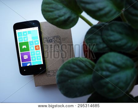Smartphone Display Image & Photo (Free Trial) | Bigstock